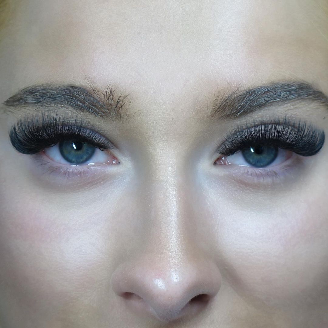 Best Medium Russian Volume Eyelash Extensions Auckland - Lashury